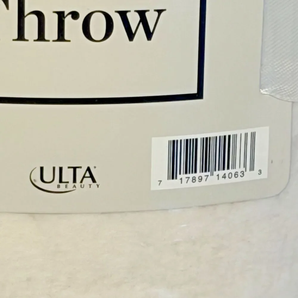 Ulta Beauty | Bedding | White Ulta Beauty Limited Edition Cream Color ...